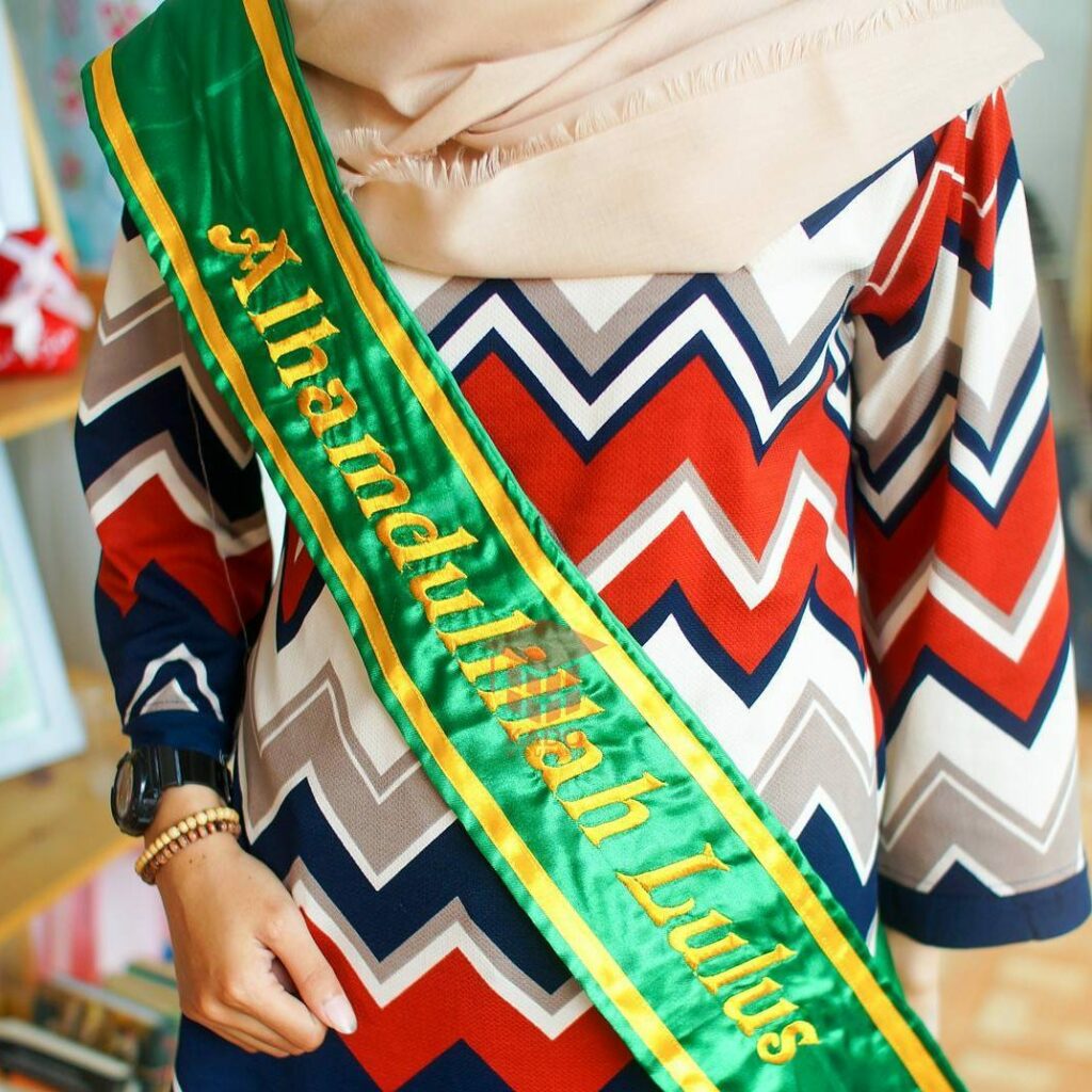 Jual Selempang Satin Custom Bordir Murah - Kado Wisudaku