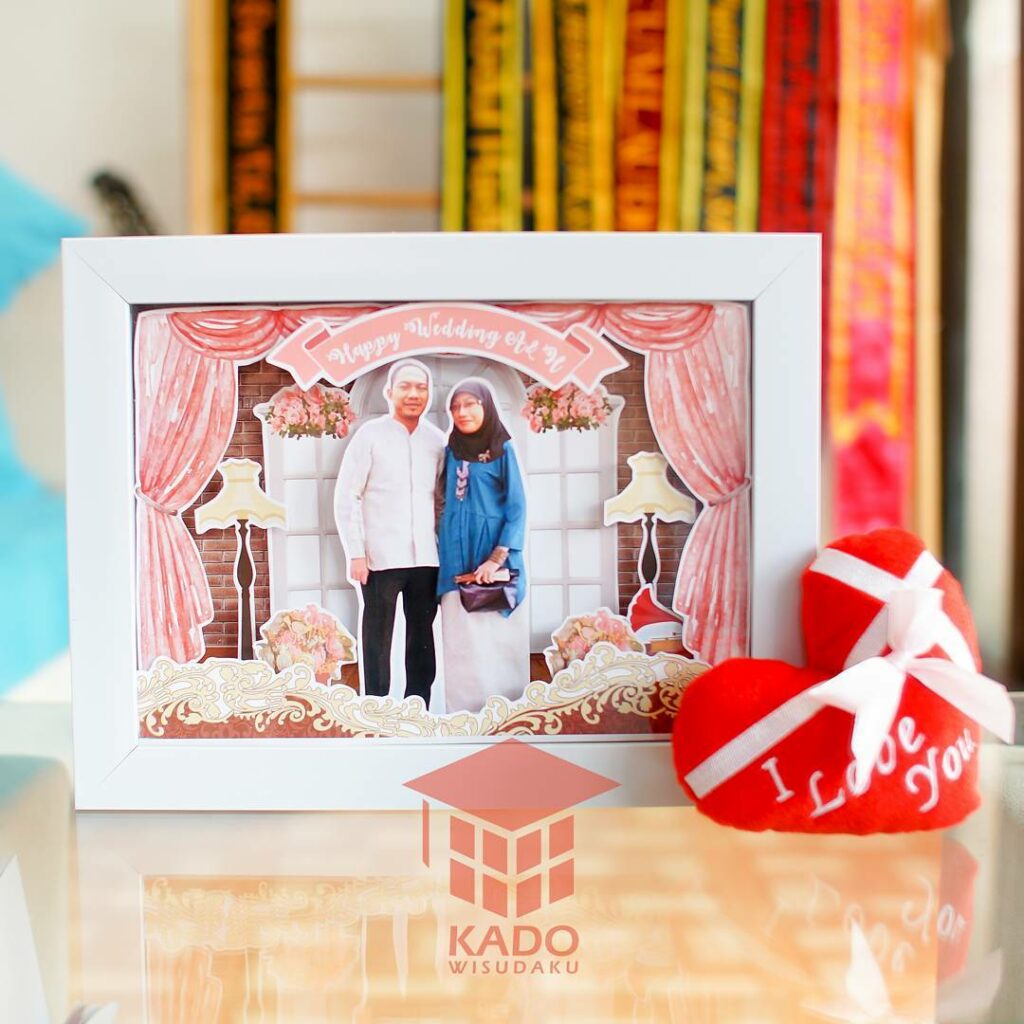 Kado Ultah Pigura Art Foto Custom - Kado Wisudaku
