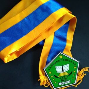 Samir Kalung Wisuda Medali Logo SD SMP SMA Berkualitas