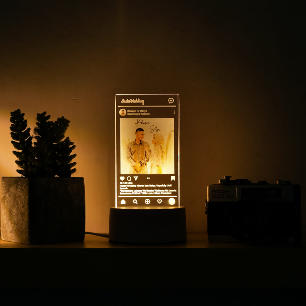 Plakat Lampu LED Akrilik Kado Wedding - Kado Wisudaku