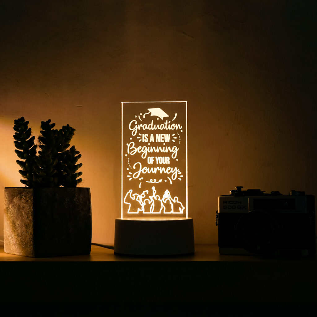 Plakat Lampu LED Akrilik Kado Wisuda Custom - Kado Wisudaku
