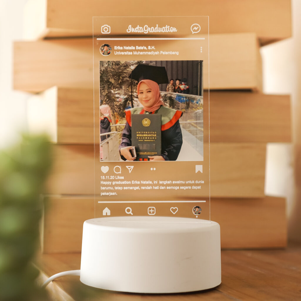 Plakat Lampu LED Custom Foto Kado Wisuda - Kado Wisudaku