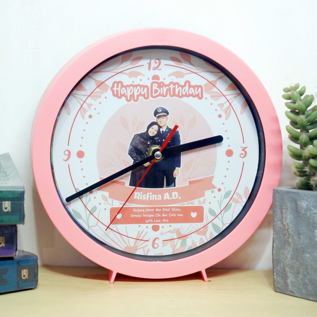 Jam Bulat 2D Kado Ulang Tahun - Kado Wisudaku