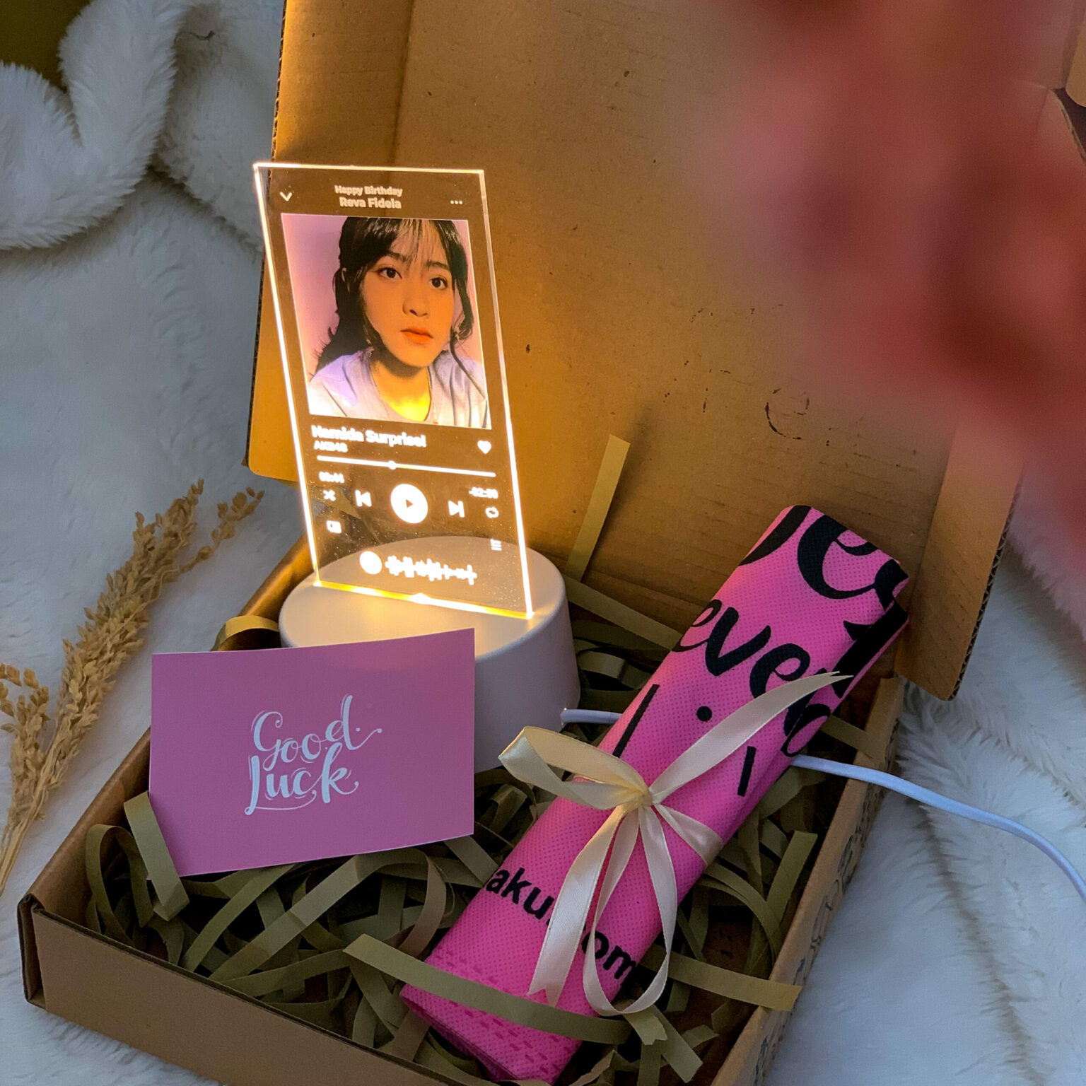 Gift Box Lampu LED Custom Spotify - Kado Wisudaku
