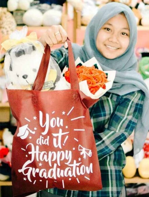 Kado Wisudaku - Rekomendasi #1 Kado Wisuda di Indonesia