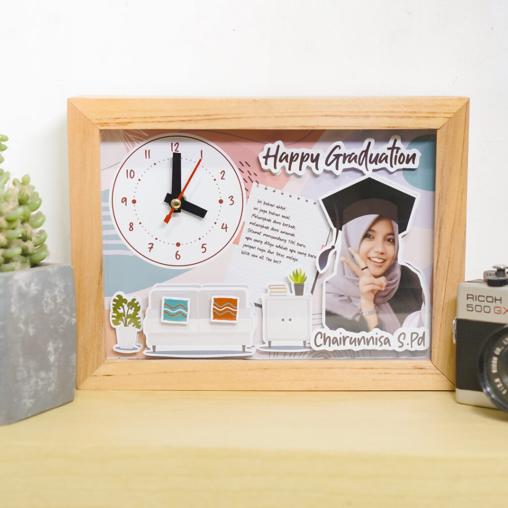 Jam Frame 3D Kado Wisuda Pacar Cewek - Kado Wisudaku