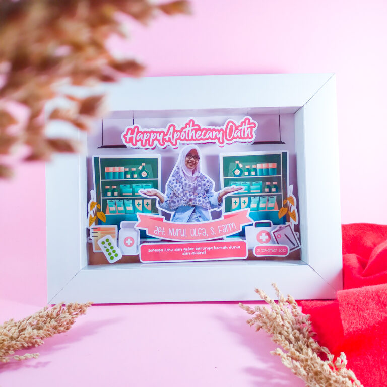 Scrapframe A5 Kado Wisuda Farmasi - Kado Wisudaku