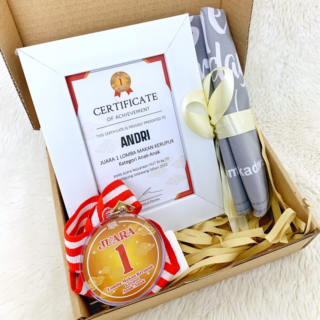 Gift Box Medali Sertifikat Hadiah Lomba - Kado Wisudaku
