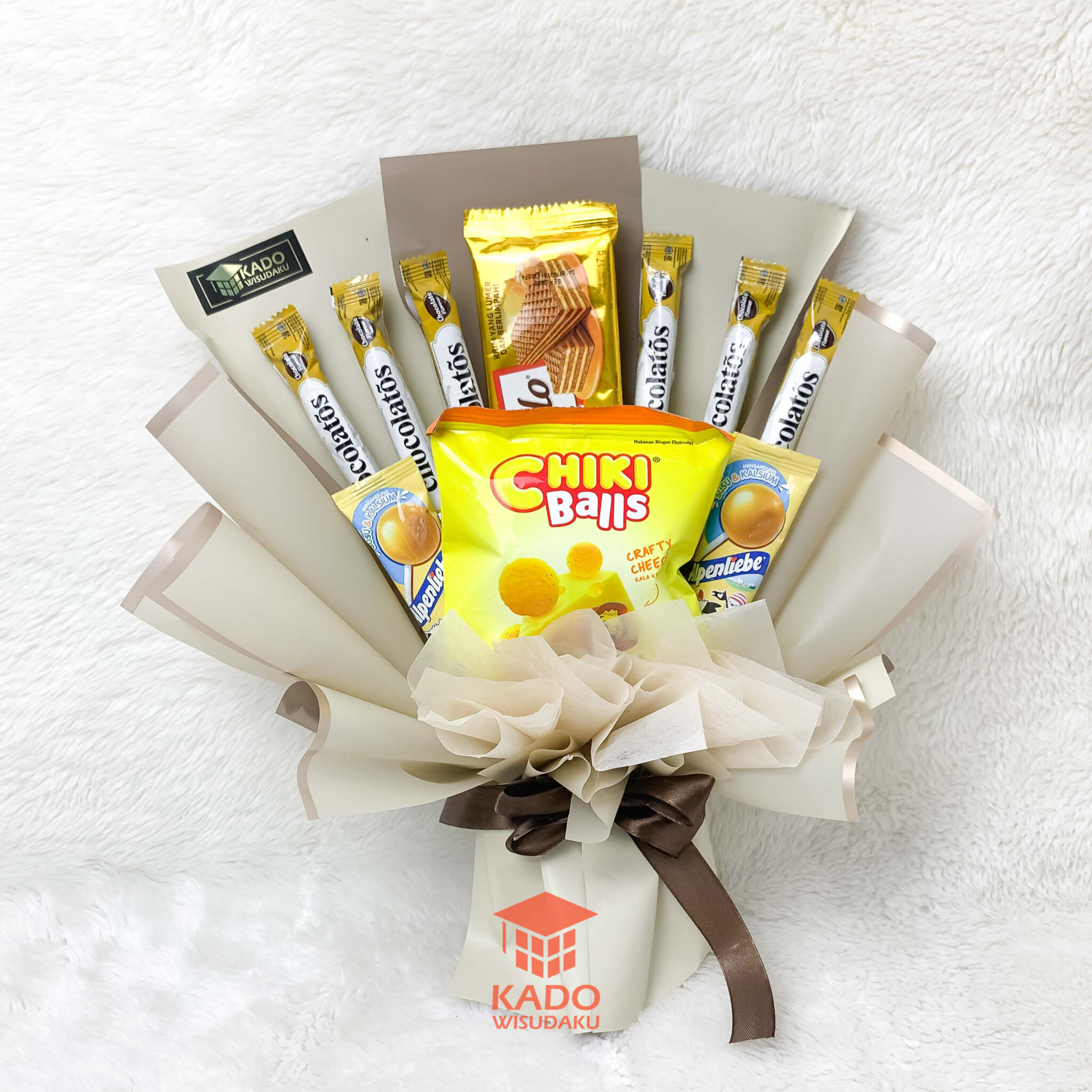 Buket Snack Basic Cream - Kado Wisudaku